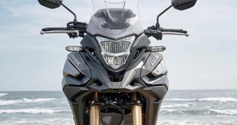Honda CB150X 2024: novas cores e atualizações da versátil moto